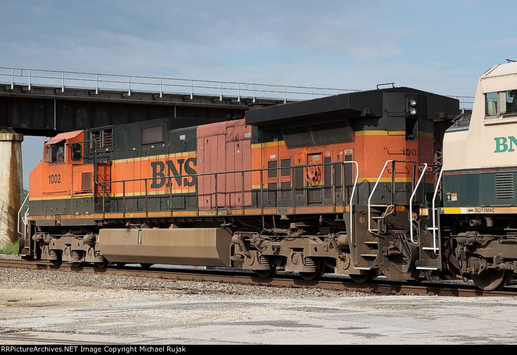 BNSF 1002